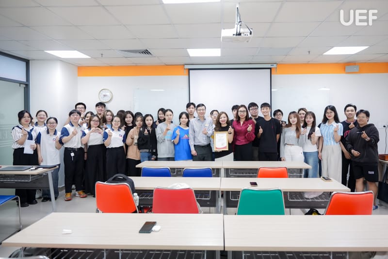 FOE Proskill Training số 6: Cởi mở - kết nối - vượt giới hạn trong giao ...